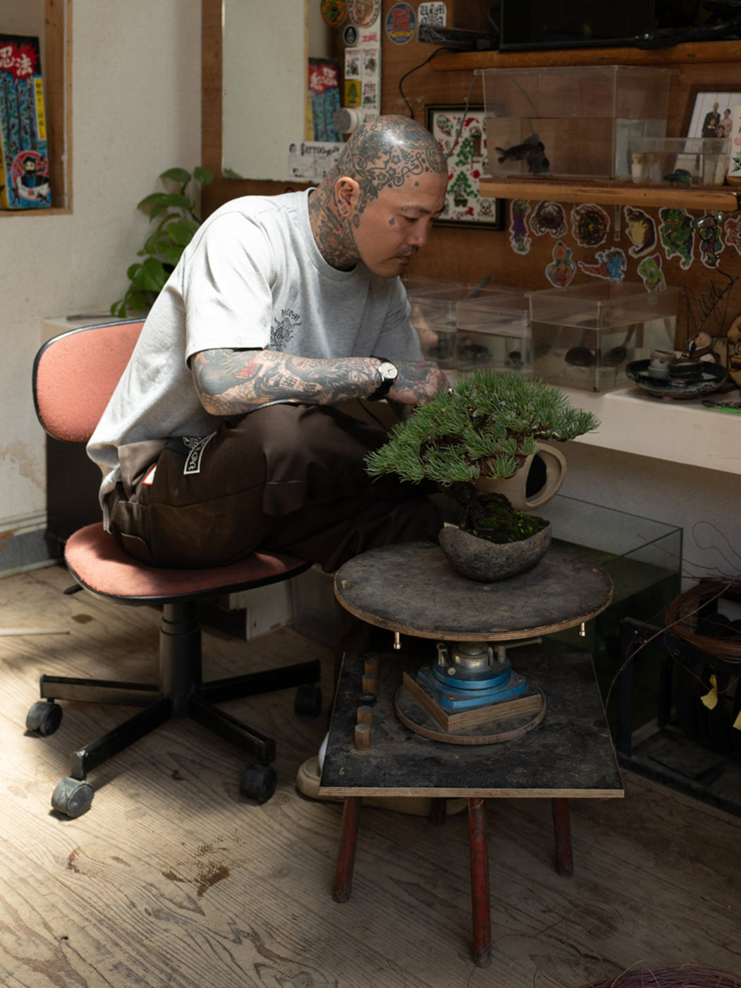 【OUTLET】VOLCOM Tokyo True Featured Artist Yusuke Services Pants - Dark