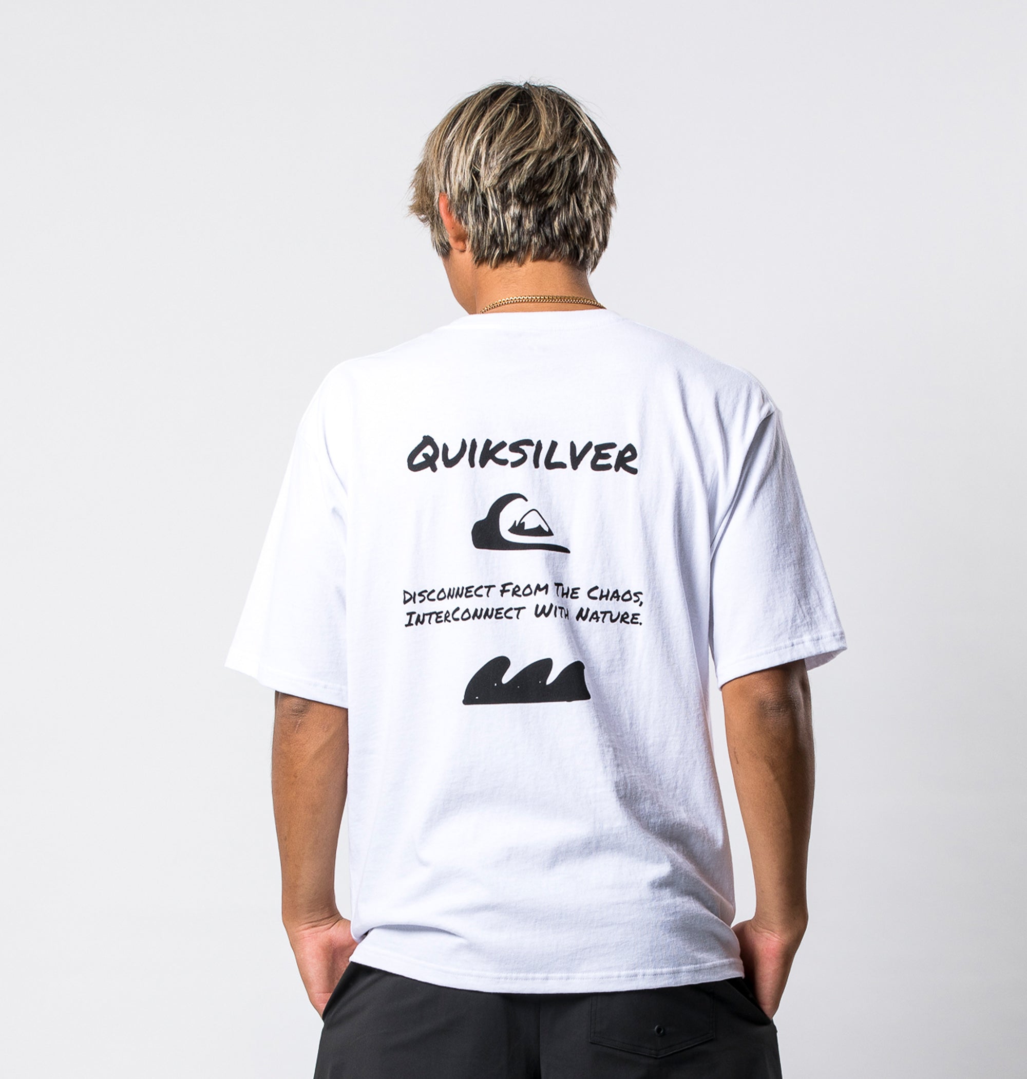 【OUTLET FAMILY SALE】QUIKSILVER メンズ HAND DRAWN ST 半袖コットンTシャツ ルーズフィット ロゴ