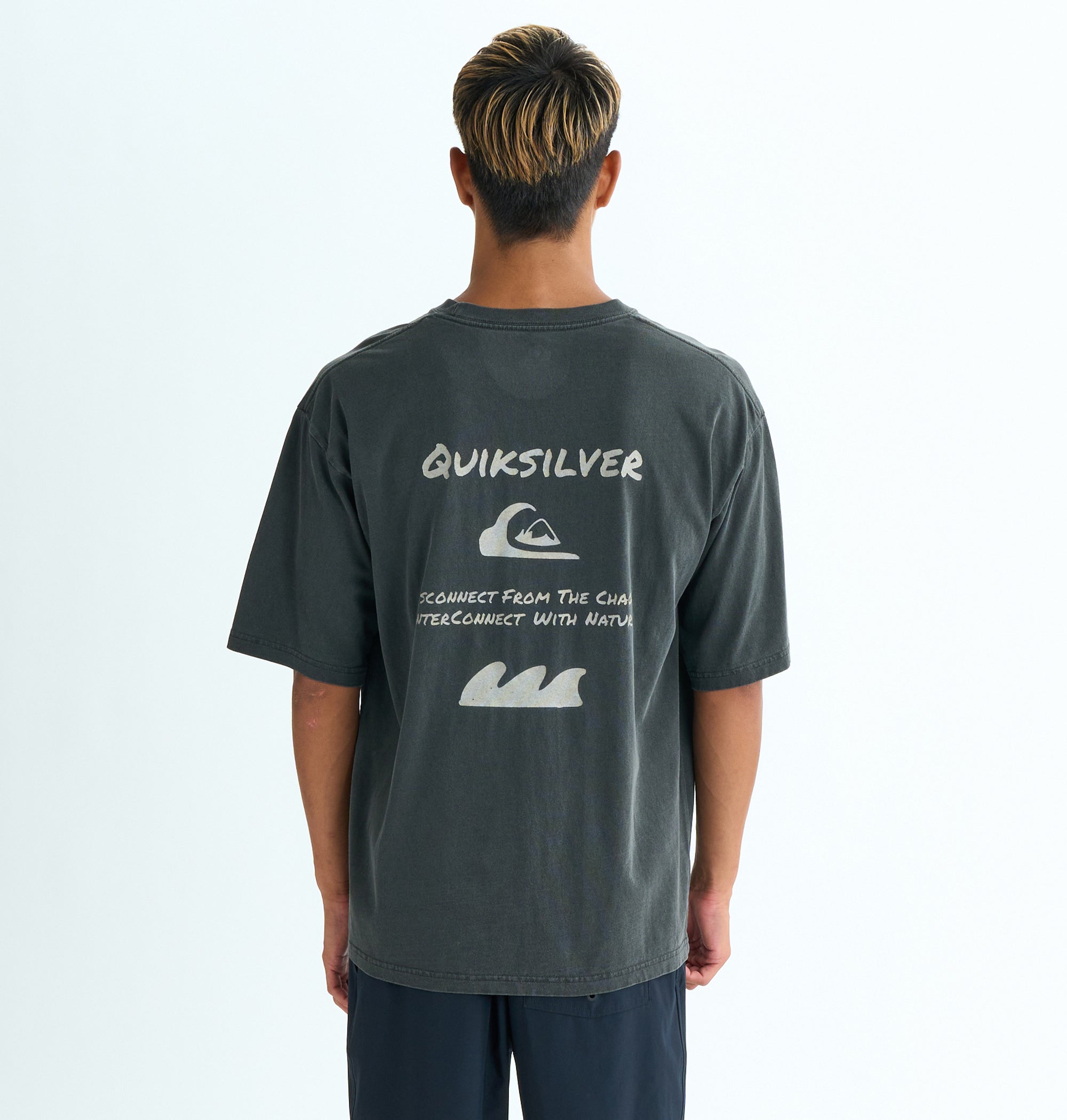 【OUTLET FAMILY SALE】QUIKSILVER メンズ HAND DRAWN ST 半袖コットンTシャツ ルーズフィット ロゴ